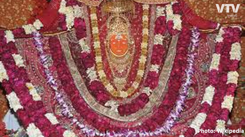 માતાજીનું એવું ચમત્કારી મંદિર જ્યાં ઔરંગઝેબની સેનાએ થવું પડ્યું હતું ...