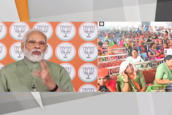 PM MODI mother heeraben modi passes away, story of his father demise