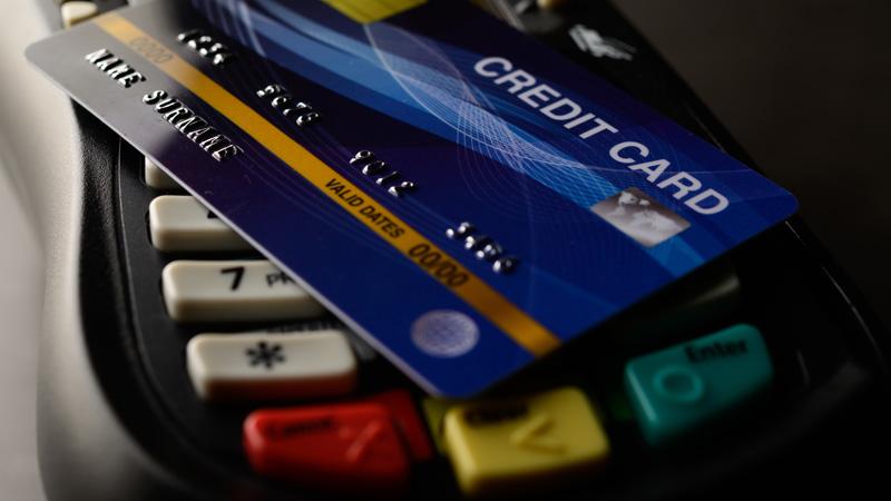 ડેબિટ કાર્ડ પર એમ જ નથી લખવામાં આવતા 16 આંકડાના નંબર, છુપાયેલી હોય છે ...