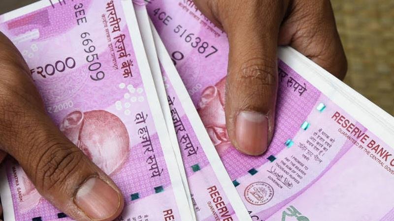 60 ઉંમર પછી ઘરે બેઠા મળશે 6000 રૂપિયાનું પેન્શન, સરકારની આ સ્કીમમાં કરો ...